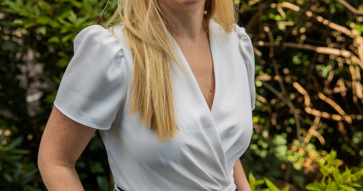 dr. Helen Evans-Howells - Zewa